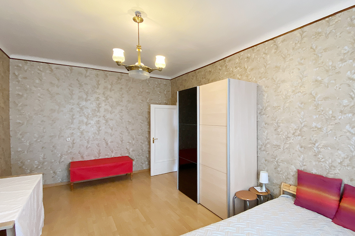 Pārdod dzīvokli, Grēcinieku iela 11