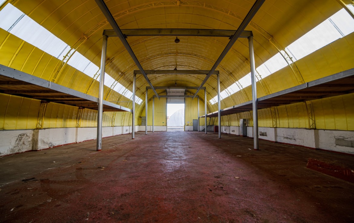 Iznomā noliktavu, Krustpils iela